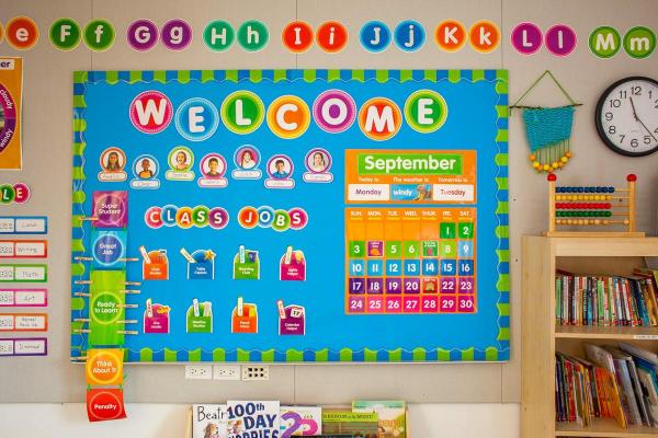 Color Your Classroom: Alphabet Bulletin Board (55 pieces) – купить в ...